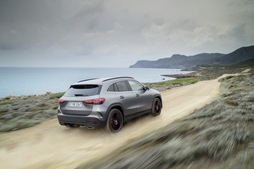 New Mercedes-Benz GLA - Official photos and information